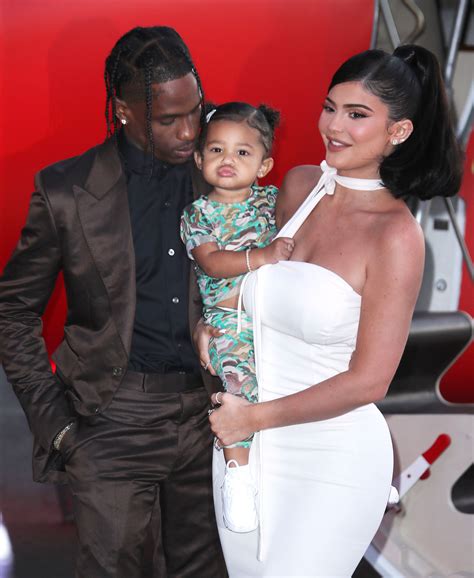 Kylie Jenners Pregnancy Reveal Video Must See Moments In Photos Us