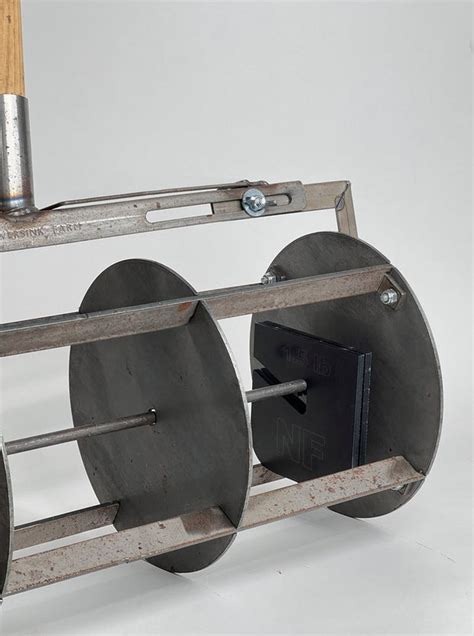 Gridder Rolling Dibbler Bed Marker Roller