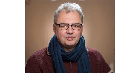 Живот като на кино Бях уличен музикант сега съм британски орденоносец