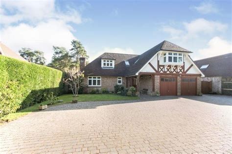 Property Valuation 25 Struan Gardens Ashley Heath Ringwood Dorset Bh24 2eq