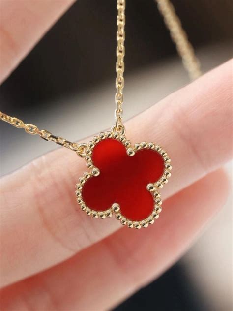 Van Cleefandarpels Clover Necklace Luxury Accessories On Carousell
