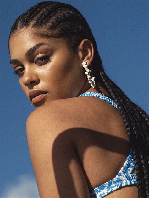 Curve Main Duo Model Mgmt