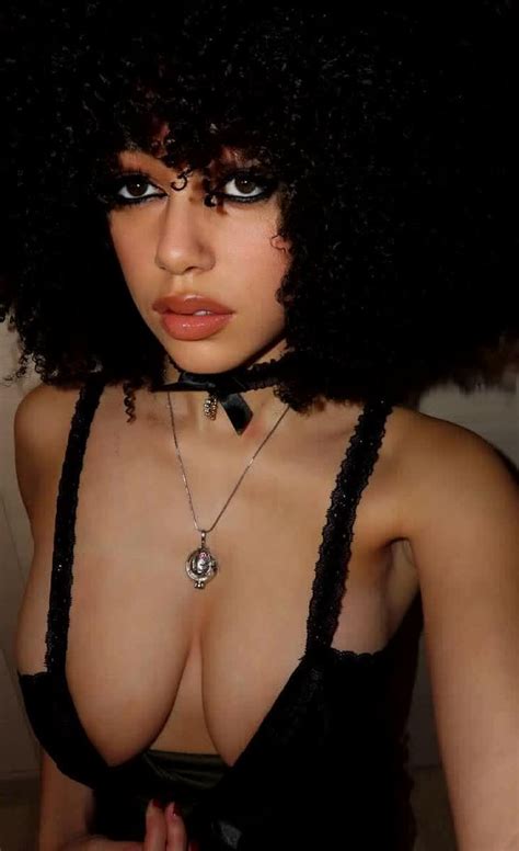 There Are No Panties Under My Dress Rmelaninvixens