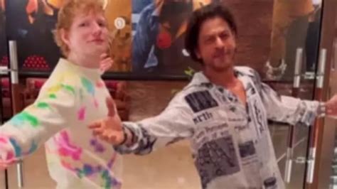 शाहरुख खान ने एड शीरन के साथ अपना सिग्नेचर पोज दोबारा बनाया देखें