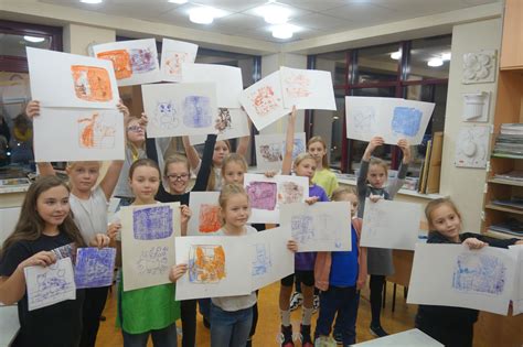 12 стульев из дворца Travelsmw Museumweek Womenmw На фото китайский фарфор 1870 1910 х