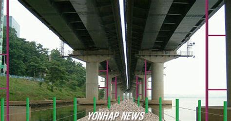 한강변에 물 위에 뜨는 자전거도로가 생긴다