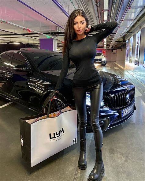 Alena Star Alena Omovych Foton Och Videoklipp P Instagram In