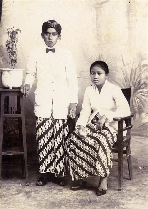 Studioportret Van Een Javaans Echtpaar Te Djombang 1929 Foto Lama