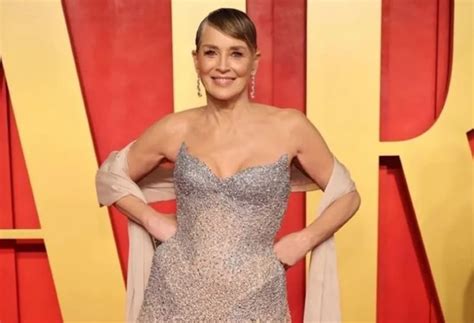 Sharon Stone Foto Recreando Instinto Básico A Los 66 Años