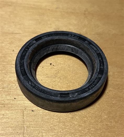 1972 81 T Super T 10 Transmission 4 Speed Front Sealnew