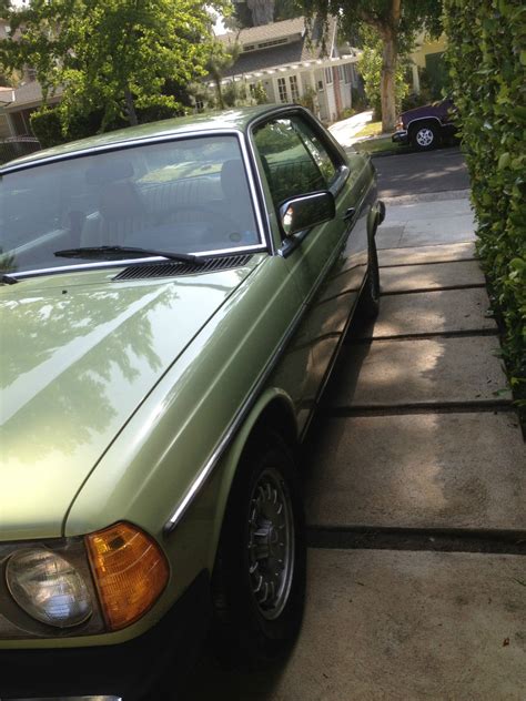 1984 Mercedes Benz 300cd Avocado Green Beautiful Classic Mercedes
