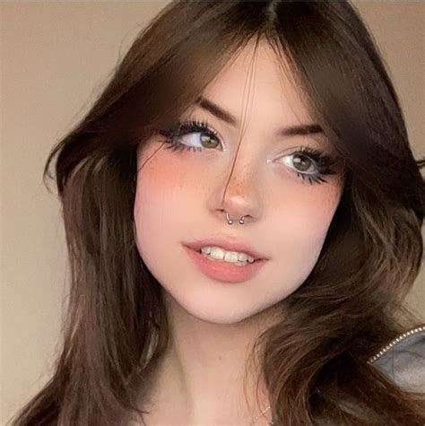 Тут красивые фото девушек Edgy makeup Cute makeup looks Aesthetic makeup