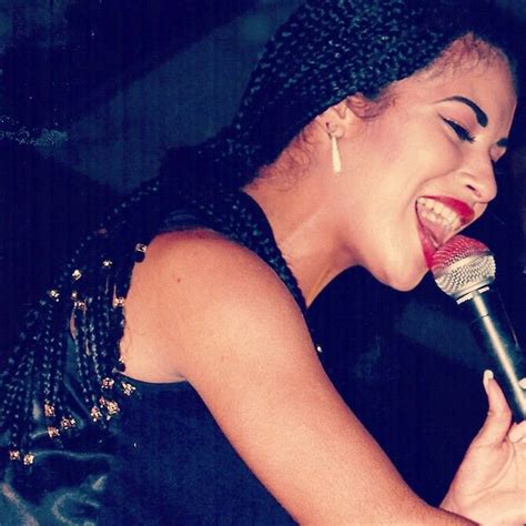 Selena Quintanilla Perez Singing