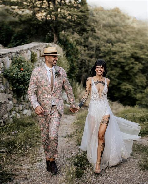 76 Naked Wedding Dresses For Daring Brides Weddingomania