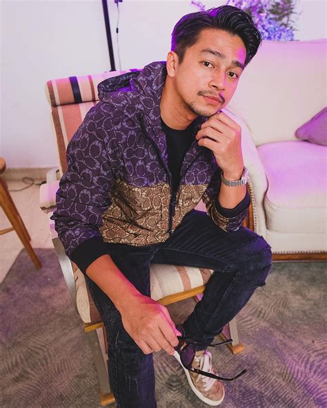 5 Fakta Deva Mahenra Pacar Mikha Tambayong Yang Pamit