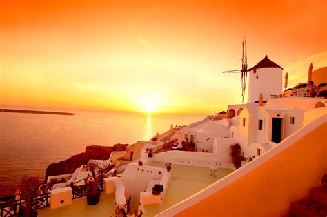 Enjoy The Most Famous Sunset In The World In Santorini
