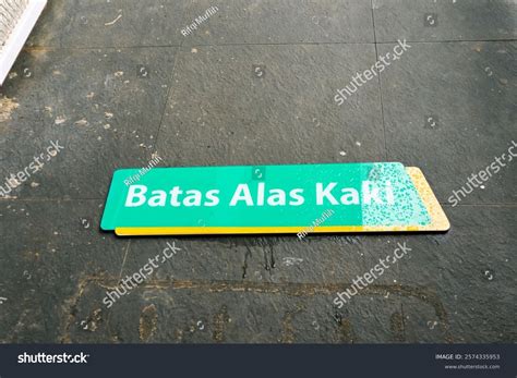 Kaki Bata Photos Images And Pictures