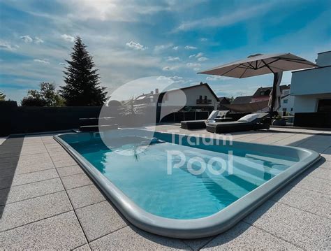 Wie Reinigt Man Einen Gfk Pool Ein Umfassender Leitfaden Traumpool Pool And Überdachungen