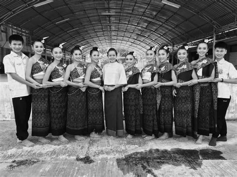 ชมรมนาฏศิลป์ โรงเรียนนาดูนประชาสรรพ์