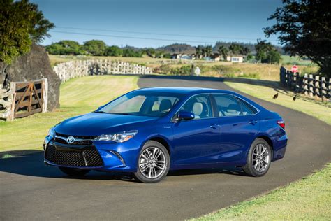 2015 Toyota Camry Hybrid Se Review