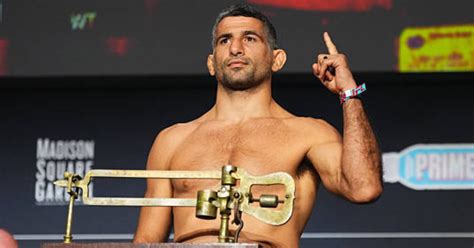 Beneil Dariush Comes In Overweight Fined Before Ufc 322 Clash With Benoit Saint Denis