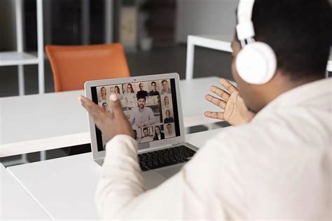 Master Remote Management For Nearshoring Excellence