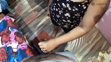 Indian Big Booty Aunty Given Cock Massage And Handjob She Has Very Sexy