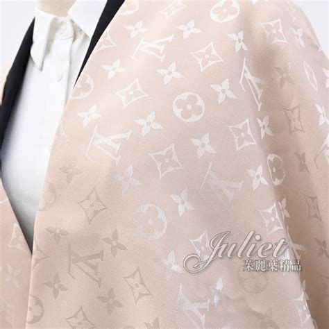 Louis Vuitton Lv M96978 Monogram Classic 經典羊毛混紡圍巾披肩米色 現金價20800 茱麗葉精品