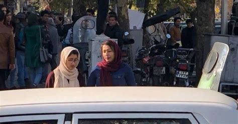 دختران خیابان انقلاب