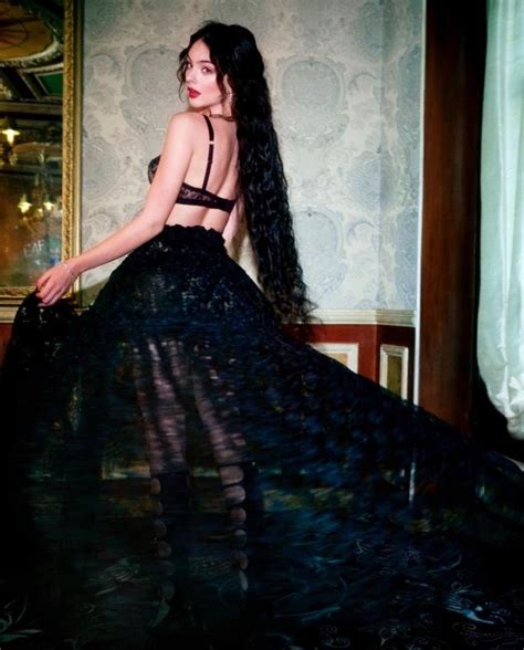 Monica Bellucci S Daughter Deva Cassel Stuns In Black Lace Dress Artofit