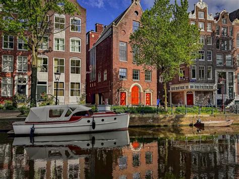 18 Famous Buildings In Amsterdam To Visit