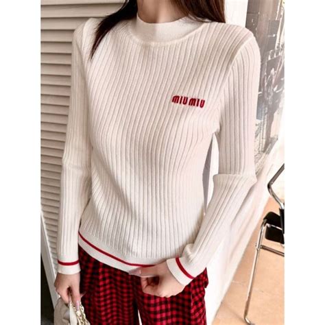 Пуховик Miu Miu купить с доставкой по выгодным ценам в интернет магазине Ozon 1520665155