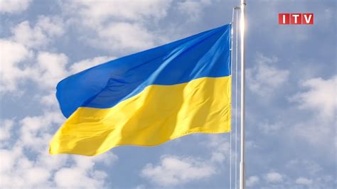 У День Державного прапора над романівським мостом підняли синьо жовтий стягий міст прапор Youtube