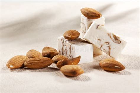 Nougat Belga Liscio Della Mandorla E Del Miele Immagine Stock
