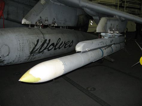 Russian R 37m Vs Us Aim 120d Report Highlights Range Differences