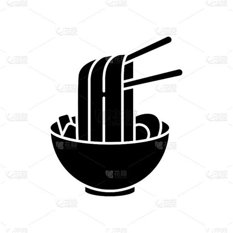 拉面黑色字形图标。用筷子夹在碗里的方便面。日本传统荞麦。亚洲菜菜。中国烹饪晚餐。白色空间上的剪影符号素材 花瓣网