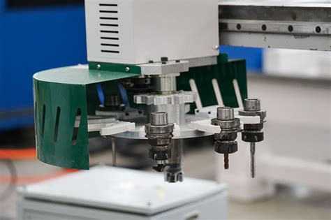 High Precision Upgraded Ew1 5 Axis Cnc Router Machine With Dust Cover