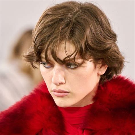 Najlepše Frizure Za Venčanje 2025 Koje Vole I Mlada I Gosti