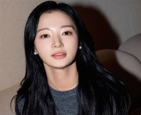 ‘학폭 논란 송하윤 22년 배우 인생 무너졌다 최초 유포자 고소” 입장 밝혀 헤럴드경제 ‘학폭 논란 송하윤 22년 배우 인생 무너졌다 최초 유포자 고소” 입장 밝혀 헤럴드경제