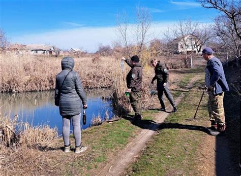 В Одеській області річка набула неприродного відтінку Читайте на Ukr Net