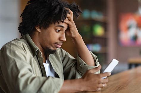 8 Simple Ways To Protect Your Smartphone From Hackers Pcworld Computer Mobile Read This