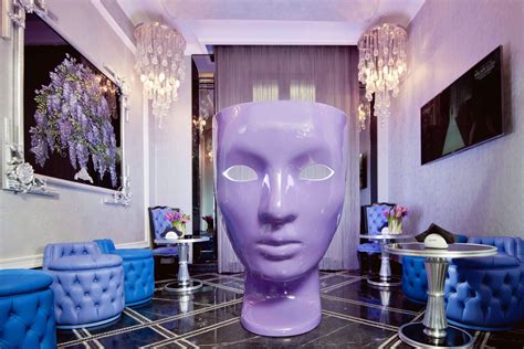 Лавандовый цвет в интерьере салона красоты