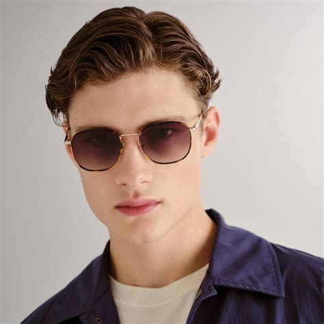 Le Specs Neptune Deux In Bright Gold Tort Modesens
