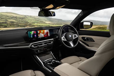 Bmw 3 Series Review 2025 Price Specs And Boot Space Heycar Uk