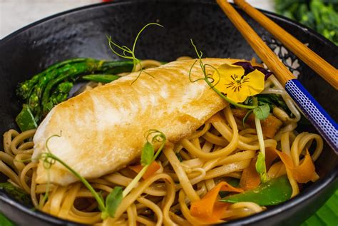 Crispy Asian Rice Noodle Salad With Fried Tilapia Asc North America