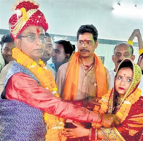Poll Knot Bihar Life Convict Weds Delhi Lawyer Couple Seeks Lalu Blessing