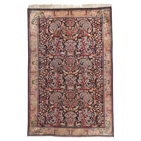 Tapis Persan Vintage En Soie Qum Avec Motif Darbre De Vie En Vente Sur 1stdibs