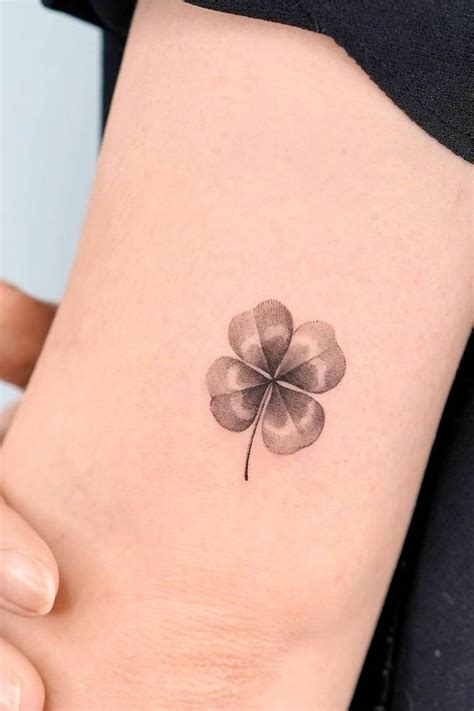 25 Feminine Clover Tattoo Ideas For Luck And Charm