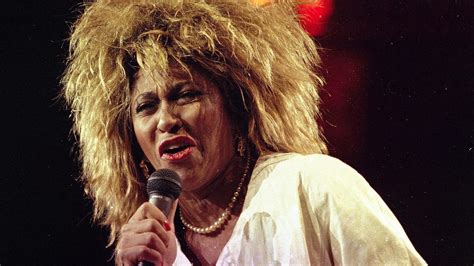 K Smrti Tiny Turner † 83 Sa Vyjadril Aj Biely Dom Nečakané Slová Hovorkyne Koktejlsk