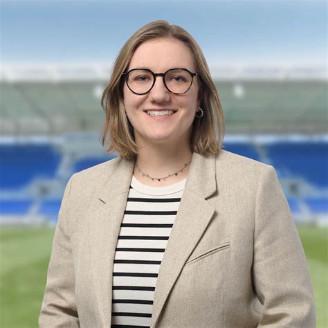 Lisa Sendelbach Projektkauffrau Für Sportstättenbau Zech Hochbau Ag